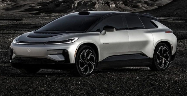 不吹不黑，聊聊首位车主已经出现的FF91 2.0_腾讯新闻