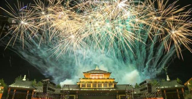 零点倒计时、迎新烟花秀、放飞心愿球……济南方特电音跨年夜即将启幕_腾讯新闻