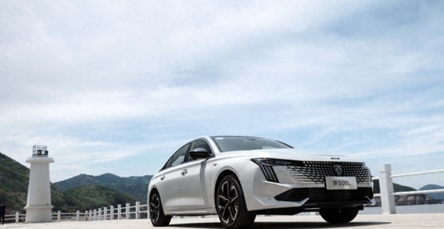 16.37万起售，搭1.8T+8AT，入门即旗舰，新标致508L_腾讯新闻