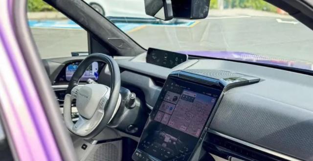 专为中国市场打造！本田烨P7进店，更换新LOGO，续航650km_腾讯新闻