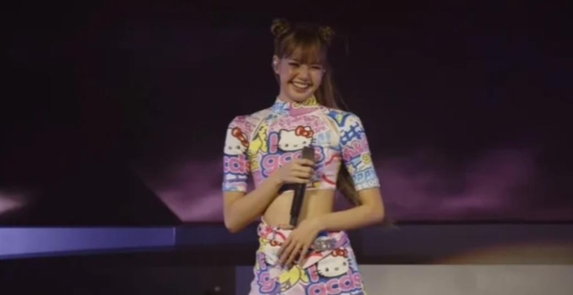 Lisa科切拉舞台“展现艺术家的创新力”_腾讯新闻