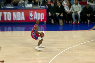 NBA常规赛：掘金vs76人丨手感仍然滚烫！马克西三分线外一步远稳稳命中个人本场第五记三分_腾讯新闻