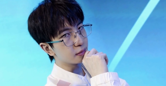 LPL亚运会阵容更新，Elk暂时排第一，上单竞争激烈，四人都有机会_腾讯新闻