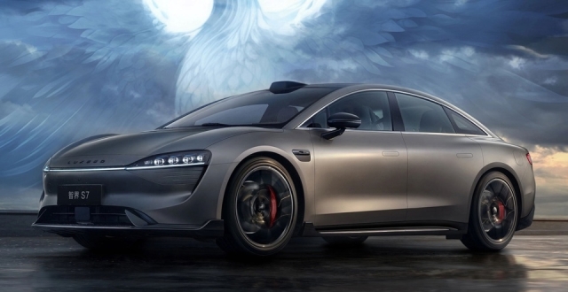 智界S7购车手册 800V +鸿蒙+华为ADS是亮点 服务便利要考虑_腾讯新闻