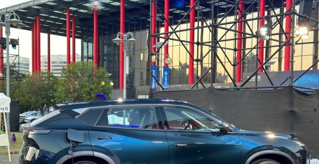 售10.99万起 东风风神L7纯电版上市 配8155芯片/续航518km_腾讯新闻