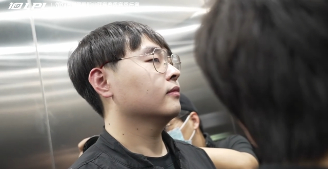 RNG让一追三晋级，“回溯之战”完胜TT，Gala打出下路差距_腾讯新闻