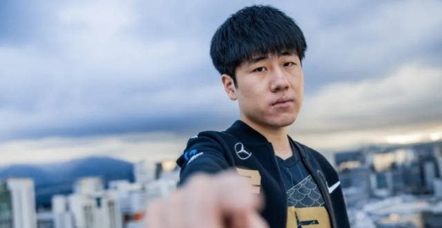 LOL：LNG被RNG坑了，买Gala是陷阱，RNG粉丝爆料合同内幕_腾讯新闻