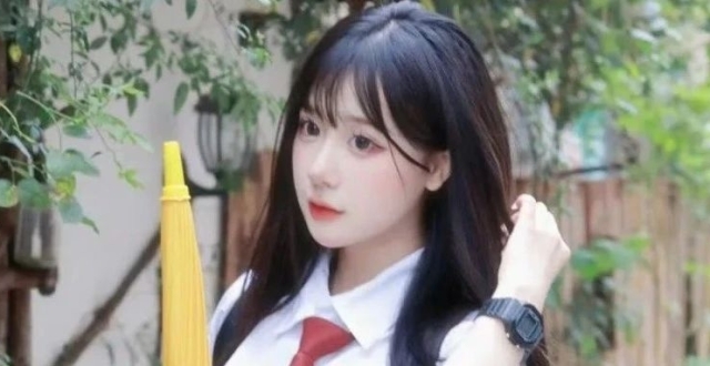 LPL又一天才中单诞生！拳打FoFo脚踢左手，观众：把Chovy叫过来！Doinb韩服疯狂上分 目前72%的胜率来到800分！_腾讯新闻