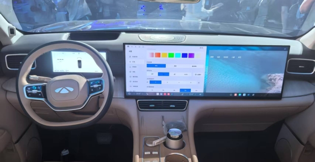 奇瑞对旗舰SUV下手了！风云T11续航破1400km，大尺寸一体屏很特别_腾讯新闻