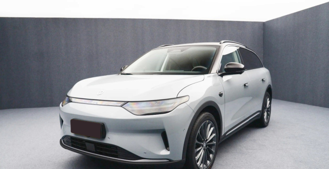 预算15万买中型纯电SUV，极狐阿尔法T5和零跑C11，该怎么选？_腾讯新闻