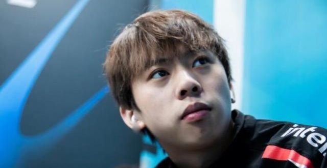 Ale点评LPL上单，直言全都不如韩国选手，theshy已经老了_腾讯新闻