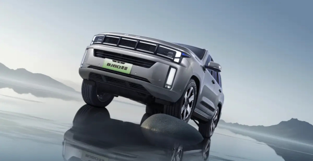 满油满电续航突破1200km BJ60雷霆上市售25.98万起_腾讯新闻