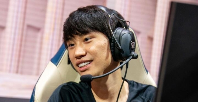 Doinb复播后这么卑微？求着LWX和刘青松排位，并强行蹭小天热度_腾讯新闻