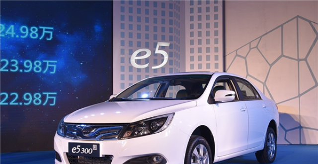 赵长江：2015年比亚迪e5就是800V电压平台、比保时捷还早_腾讯新闻