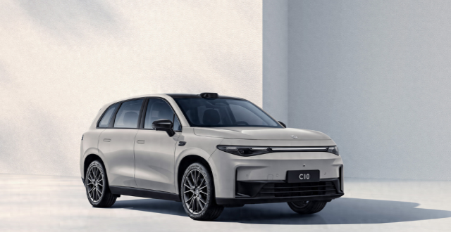 比C11贵，悬挂降级，有8295和激光雷达，零跑C10预售，15.18万起_腾讯新闻