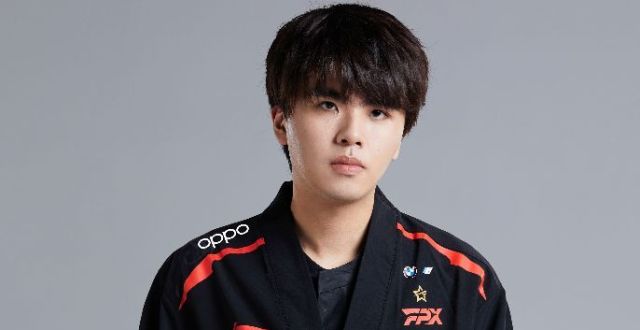 LPL春季赛3月10日首发名单，Lwx下路对阵Able_腾讯新闻