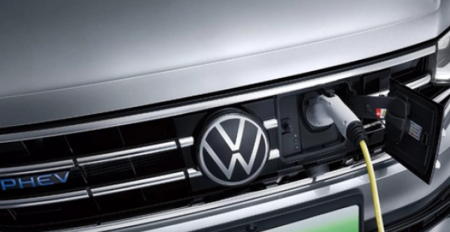 别只盯着宋Pro DM，10-15万这几款混动SUV续航更长、配置更多_腾讯新闻