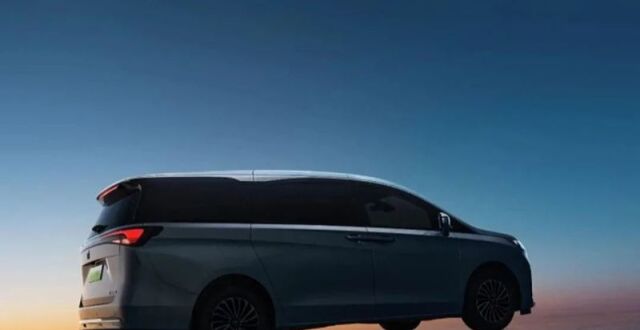 别克发布全新MPV GL8陆尚官图 预计上半年上市并交付_腾讯新闻