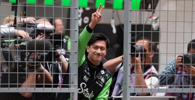 姚明、雷军都来观战，F1缘何比肩奥运会、世界杯？周冠宇如何炼成中国F1第一人？_腾讯新闻