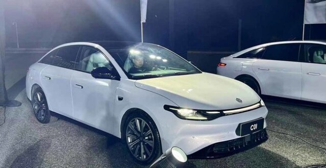 零跑C01超级增程14.58万起售 纯电续航316km_腾讯新闻