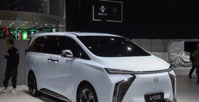 还有续航焦虑吗？纯电续航高达750km，合创V09即将上市_腾讯新闻