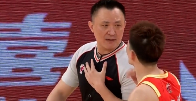 媒体人：CBA总决赛G2和G3吹罚质量不高 3人尺度明显不一格外凌乱_腾讯新闻