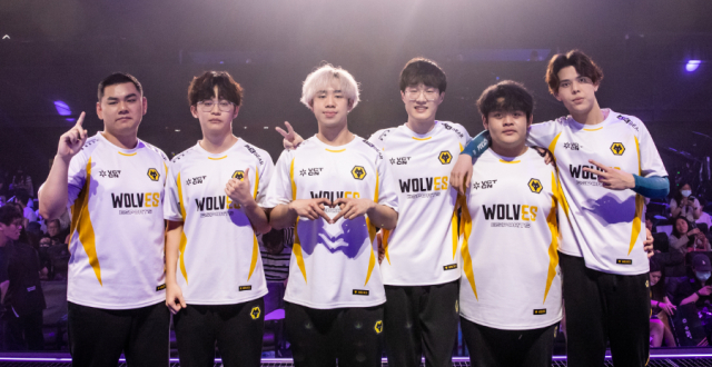 WOL和XLG晋级大师赛！EDG正面临淘汰危机_腾讯新闻