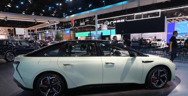 2024成都车展：红旗EH7荣耀版售22.98万元起_腾讯新闻