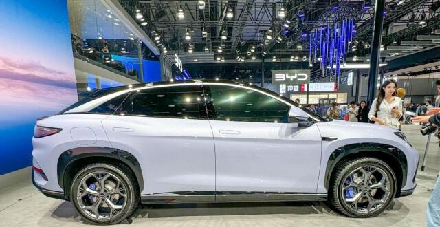 海洋美学加持，搭载iTAC技术，设计比亚迪海狮07 EV亮相_腾讯新闻