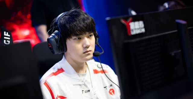 小虎交手Rookie！NIP欲冲击四连胜？WBG瑟瑟发抖？_腾讯新闻