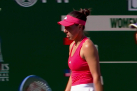 WTA1000印第安维尔斯站1/16决赛：王欣瑜0-2佩古拉丨变方向！佩古拉局点变线打远角逆转比分保发_腾讯新闻