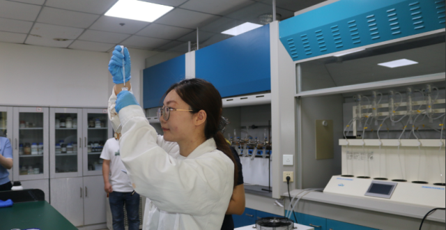 文明单位 | 济源示范区组织开展“文明服务我出彩、群众满意在窗口”主题活动_腾讯新闻