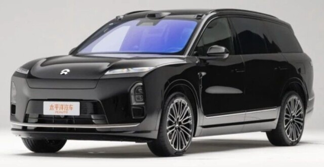 全新蔚来ES8实车亮相，明日开启预售！纯电续航635km+5C超充，售价该多少？_腾讯新闻