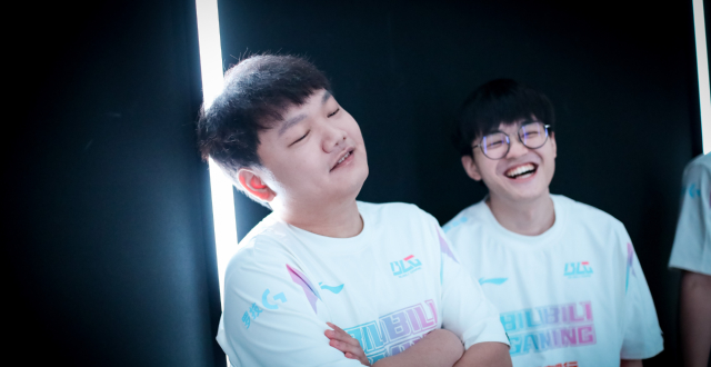 Yagao杰斯团战三杀带队翻盘，BLG让一追二战胜RNG_腾讯新闻