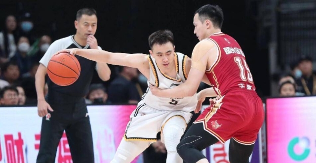 CCTV5直播CBA总决赛G4，赵继伟太猛亚军太水，辽宁夺冠奖金有多少_腾讯新闻