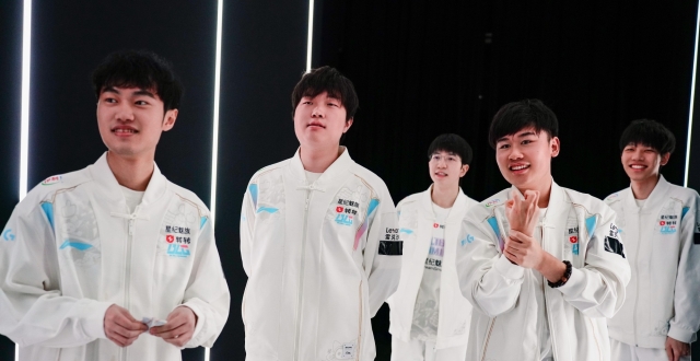 海外网友热议BLG不敌JDG：BLG烂透了！除了ELK，其他人都表现糟糕_腾讯新闻