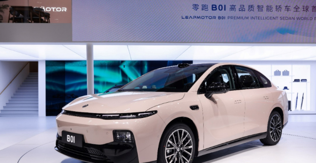 650km续航+激光雷达！零跑B01上海车展全球首秀_腾讯新闻