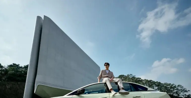 800KM续航+百公里3S级！纯电红旗EH7预计2024年内上市_腾讯新闻