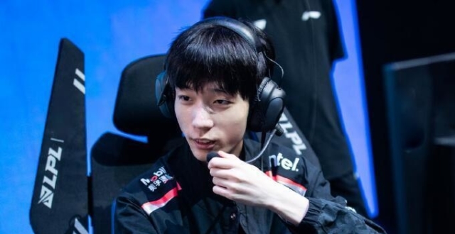 决胜局leave操作离谱，JKL感叹他很像自己，连死法都一样_腾讯新闻