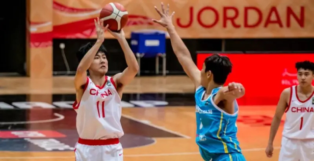 U18男篮亚洲杯：张博源爆砍22分 中国队全面占优以86-50哈萨克_腾讯新闻