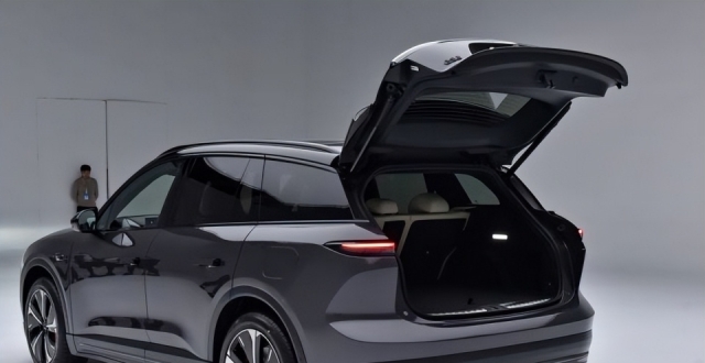 新款蔚来ES6配置分析，36.8万起配75kWh电池，智能化紧跟市场潮流_腾讯新闻