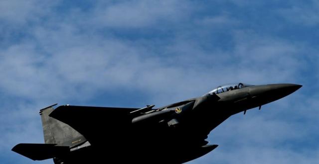 美国批准向韩国出售F-15K战斗机升级套件 共59架 总价值62亿美元_腾讯新闻