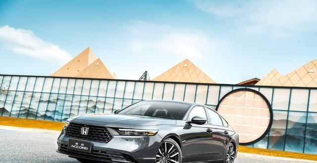 凯迪拉克彻底不装了！全新CT5售价直降7万，能卖过34C吗？_腾讯新闻