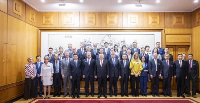 大外交｜如何应对“不按常理出牌”的特朗普？大选后中美各界持续交流_腾讯新闻