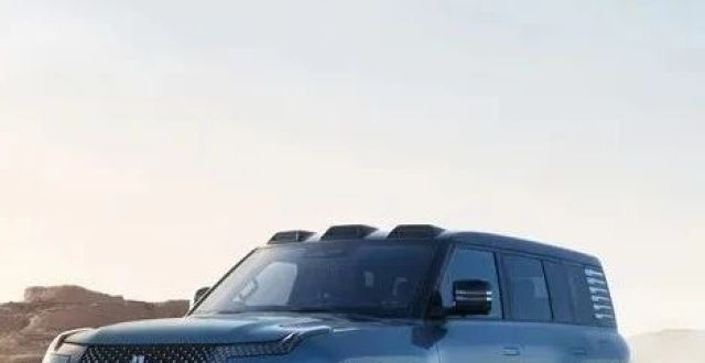 国产百万豪车！比亚迪仰望U8/U9亮相 仰望U8预售价109.8万_腾讯新闻