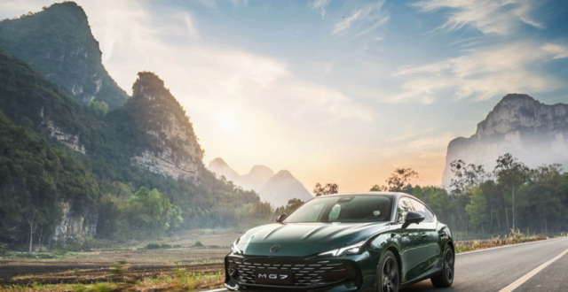 仅售11.98万起，零百6.5秒，家轿新卷王MG7正式上市_腾讯新闻