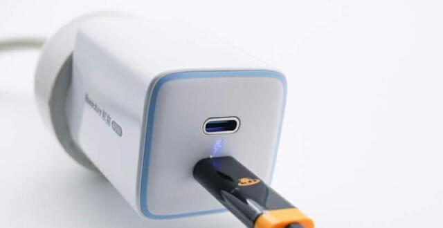 PD 45W双C输出，小身材大能量，航嘉双认证G45氮化镓安全快充评测_腾讯新闻