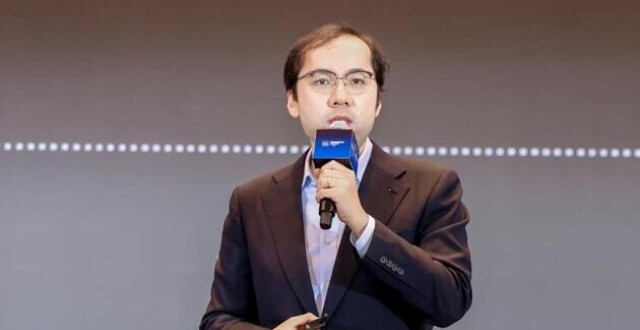 直击WAIC 2025｜无问芯穹CEO夏立雪：算力紧缺根源在“供需错配”，要让国产算力即插即用、像超市商品般可自由挑选_腾讯新闻