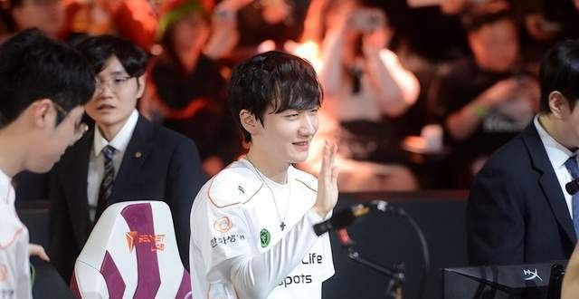 HLE.Peanut：无论是2020年还是现在，Kanavi都是一位很优秀的选手_腾讯新闻