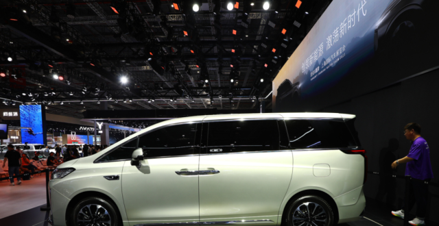 开发新品类，挑战腾势D9,魏牌高山DHT-PHEV_腾讯新闻